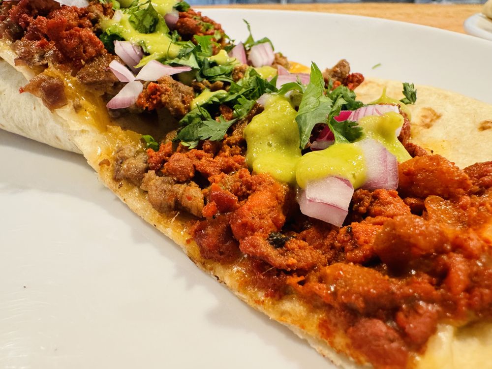 CHELAZ ASADERO CHIPS & SALSA - Updated July 2025 - 11 Photos - 216 Mary ...