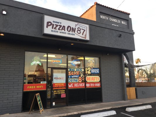 SHANE’S PIZZA ON 87 - 195 Photos & 308 Reviews - Salad - 1368 N Arizona ...