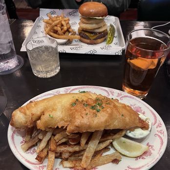 RI RA IRISH PUB - Updated December 2024 - 2435 Photos & 1804 Reviews ...