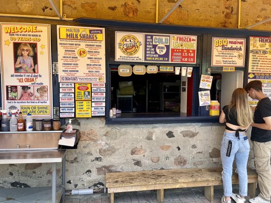 LA FRANKS - Updated June 2024 - 24 Photos & 24 Reviews - 104 Water ...