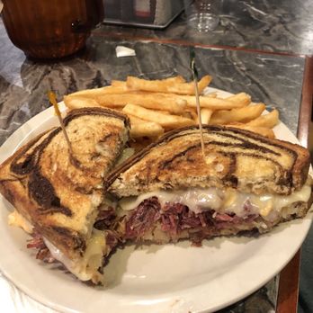 BIZZEE BEES CAFE & PIES - Updated April 2025 - 18 Photos - 8299 ...