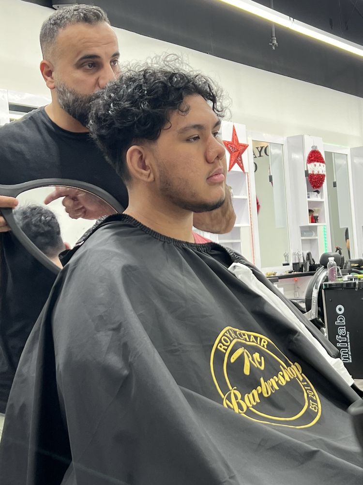 ROYAL CHAIR BARBER SHOP - Updated July 2024 - 15 Photos - 478 Dundas ...