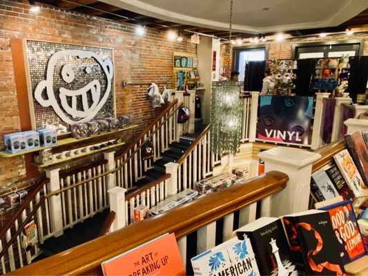 NEWBURY COMICS - Updated May 2025 - 164 Photos & 102 Reviews - 1 N ...