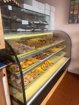 MANNA DONUTS - 51 Photos & 41 Reviews - 3199 E Pacific Coast Hwy ...