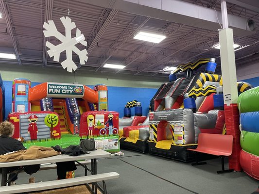 BOUNCE HOUSE - Updated October 2025 - 63 Photos & 51 Reviews - 829 ...