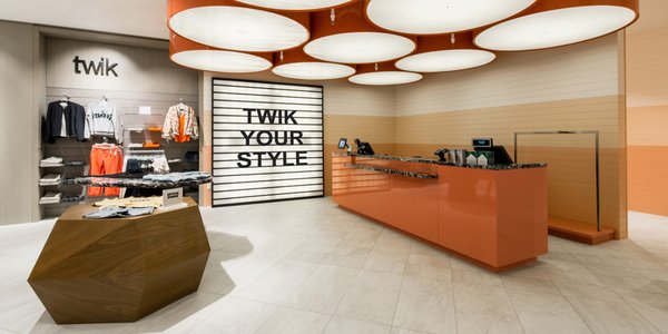 SIMONS - Updated December 2025 - 33 Photos & 13 Reviews - 304 8th ...