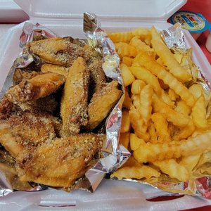 E WING HOUSE - 44 Photos & 33 Reviews - 1956 S Uviversity Bblvd, Mobile, Alabama - Chicken Wings ...