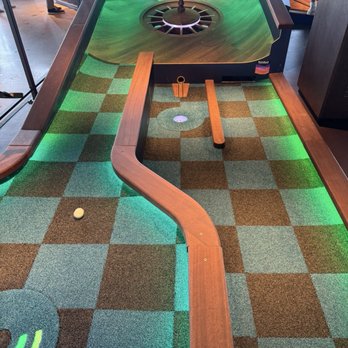 PUTTSHACK - EDINA - Updated January 2025 - 504 Photos & 29 Reviews ...