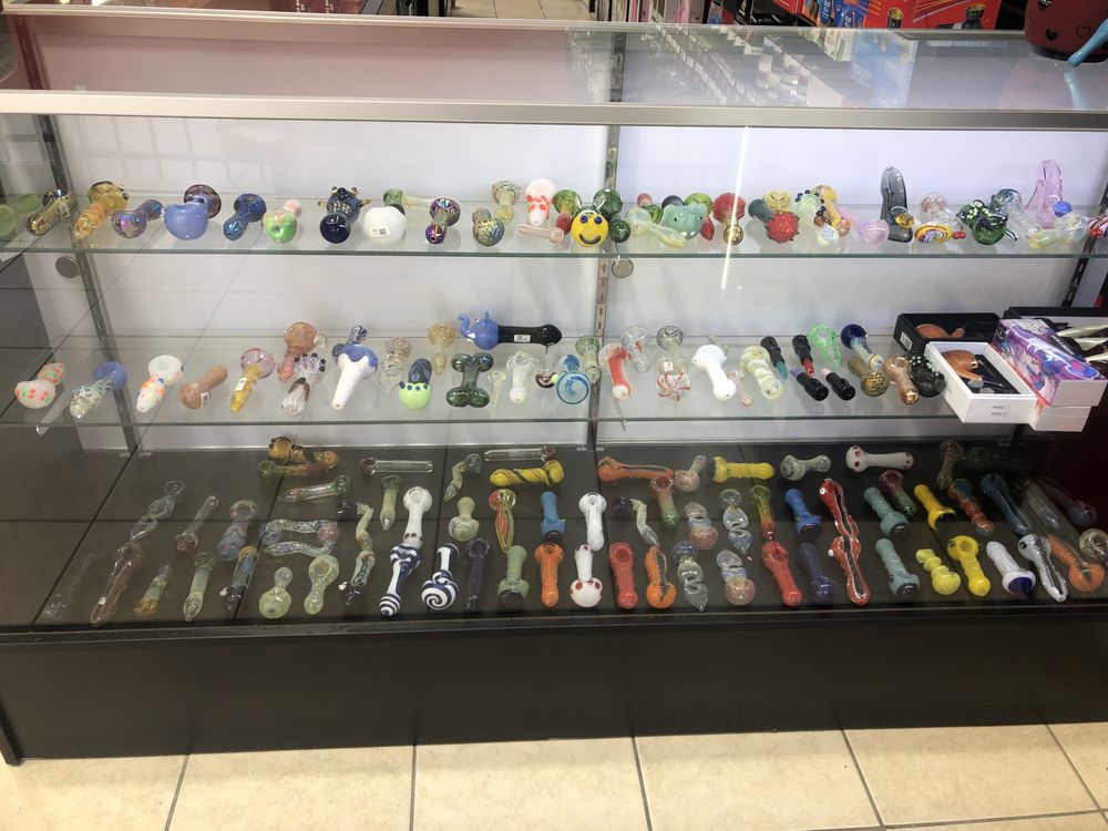 SMOKE STUDIO - Updated May 2026 - 23 Photos - 9922 N Fwy, Houston ...