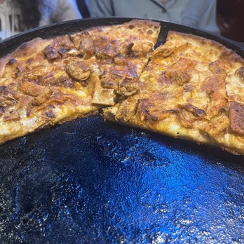 CAST IRON CHEF PIZZA & BAR - Updated March 2025 - 27 Photos & 19 ...