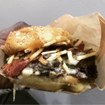 DYCKMAN DOGS - 79 Photos & 31 Reviews - 105A Dyckman St, New York, New ...