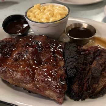 LUCILLE’S SMOKEHOUSE BAR-B-QUE - Updated July 2025 - 2550 Photos & 2514 ...