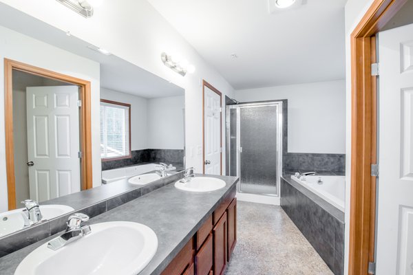 BRANDON PLACE APARTMENTS - Updated December 2025 - 14 Photos - 24331 ...