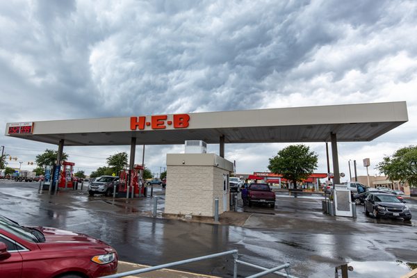 H-E-B - Updated November 2025 - 31 Photos & 45 Reviews - 3801 E 42nd St ...