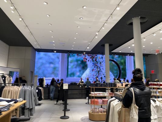 ZARA - Updated October 2025 - 140 Photos & 284 Reviews - 503 Broadway ...