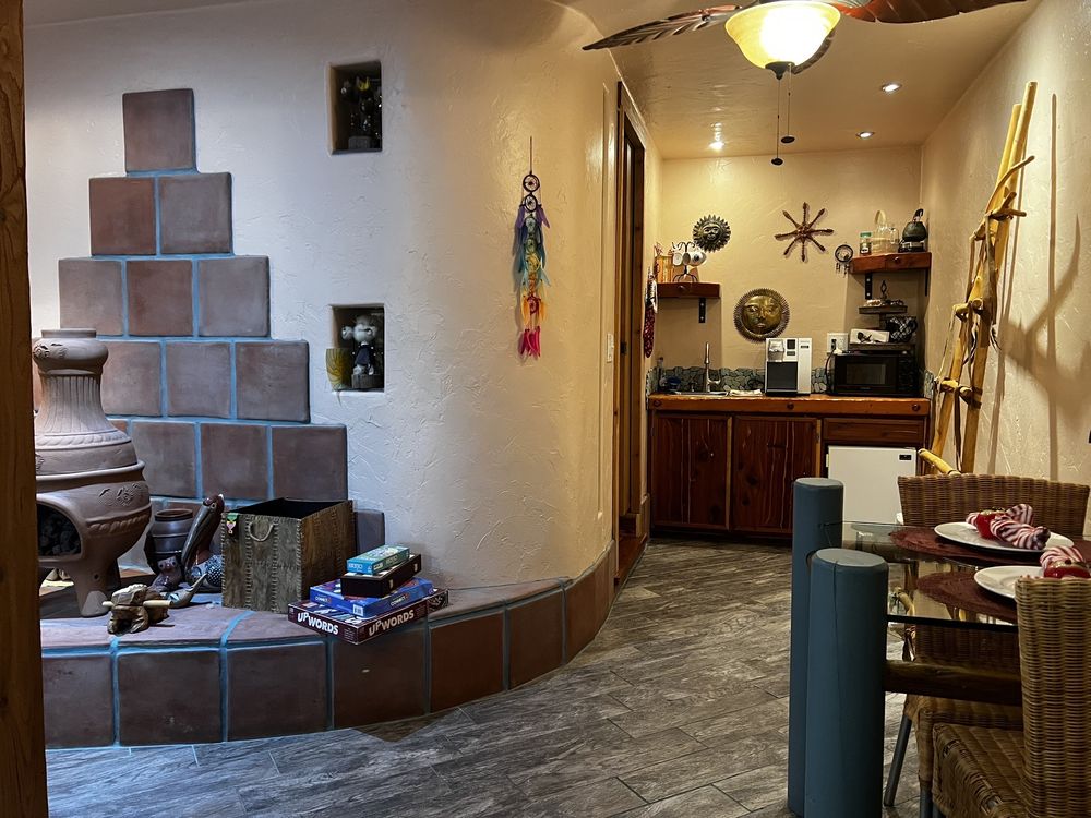 WIKIUP HUMMINGBIRD HOTEL - Updated October 2025 - 165 Photos & 99 ...