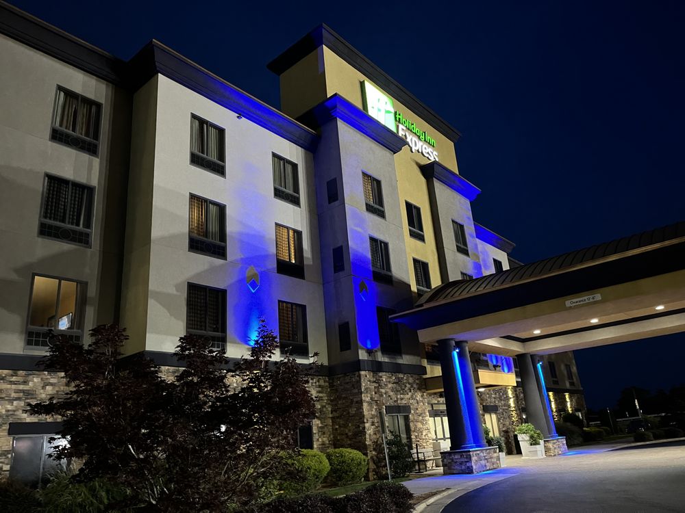 HOLIDAY INN EXPRESS & SUITES PERRY-NATIONAL FAIRGROUND AREA - Updated ...