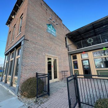 TREE HOUSE EATERY DRINKERY - Updated December 2025 - 15 Photos - 729 N ...