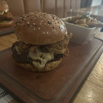 HAMBRGR - Updated December 2025 - 282 Photos & 238 Reviews - 49 King ...