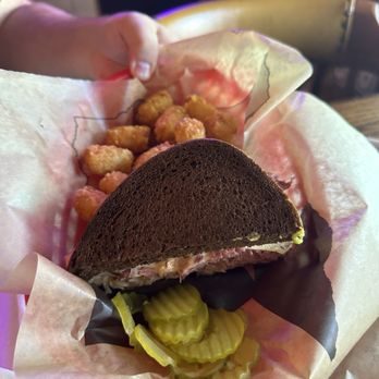 KELLY’S IRISH PUB - Updated March 2025 - 142 Photos & 197 Reviews - 101 ...