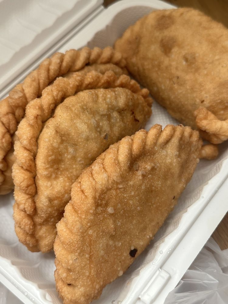 LHASA SNACK CAFE - Updated August 2024 - 12 Photos - 69-11C Roosevelt ...