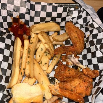 THE BOURBON SQUARE JAZZ BAR - Updated October 2025 - 33 Photos & 18 ...