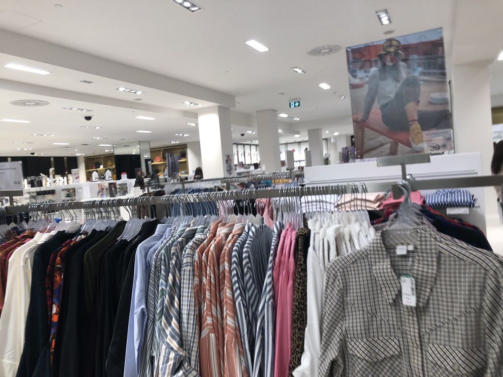 SIMONS - 33 Photos & 11 Reviews - 304 8th Avenue SW, Calgary, Alberta ...