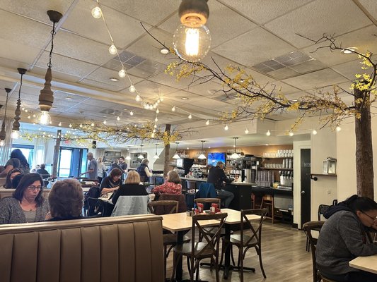 CAFE SEVENTY TWO - 592 Photos & 581 Reviews - 72 W Upper Ferry Rd ...