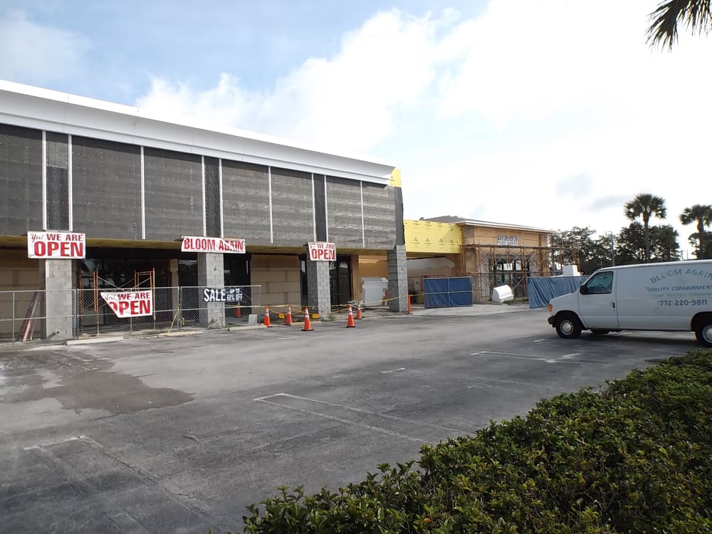 BLOOM AGAIN - Updated December 2025 - 15 Photos - 137 SW Monterey Rd ...