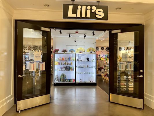 LILI’S - Updated September 2025 - 55 Photos - 194 Buckland Hills Dr ...