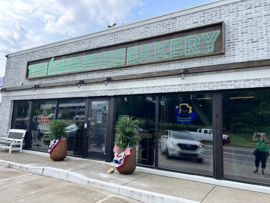 EMERAUDE BAKERY - Updated December 2025 - 22 Photos & 15 Reviews - 9904 ...