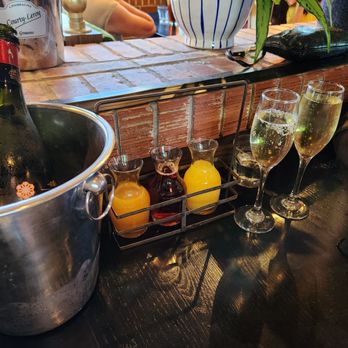 CHELSEA CORNER - 671 Photos & 530 Reviews - 4830 Mckinney Ave, Dallas ...