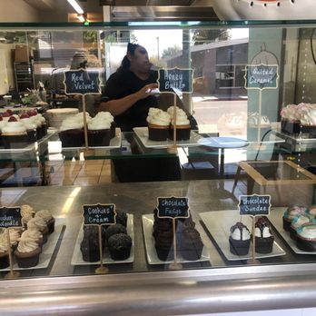 FROSTED CAKERY - Bakery in Fresno, California at 1292 N Wishon Ave ...