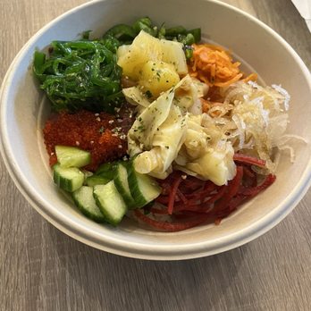 POKE POKÉ - Updated October 2024 - 45 Photos & 21 Reviews - 355 E Ohio ...