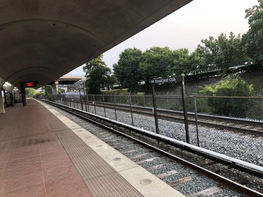 BROOKLAND-CUA METRO STATION - Updated September 2024 - 25 Photos & 13 ...