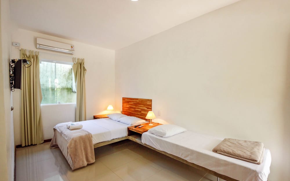 CHE LAGARTO HOSTEL MARESIAS - 30 Photos - R. Silvina Auta Salles, Loire ...