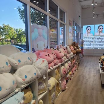 MINISO - Updated October 2025 - 85 Photos & 26 Reviews - 5417 Balboa ...