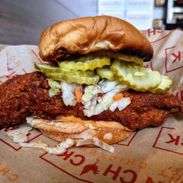 MAIN CHICK HOT CHICKEN - 237 Photos & 215 Reviews - 5175 Linda Vista Rd ...