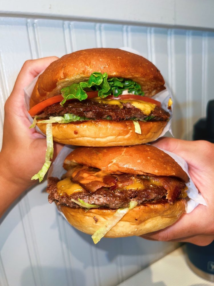 CHUBBIES BURGERS - Updated July 2024 - 1973 Photos & 1124 Reviews ...