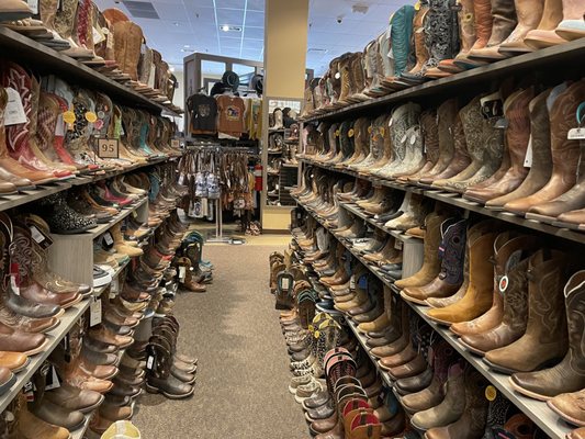 BOOT BARN - Updated March 2025 - 29 Photos & 52 Reviews - 2225 Plaza ...
