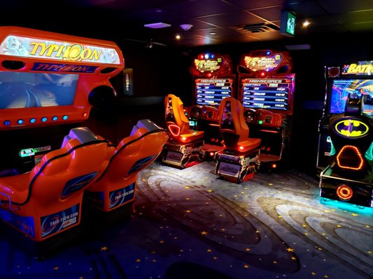 CINEPLEX CINEMAS PARK ROYAL AND VIP - 55 Photos & 38 Reviews - 3000 ...