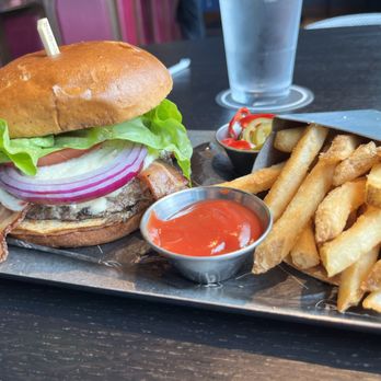 PUTTSHACK - NASHVILLE - Updated August 2024 - 159 Photos & 96 Reviews ...