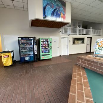 HAMPTON JITNEY - Updated October 2025 - 38 Photos & 301 Reviews - 395 ...