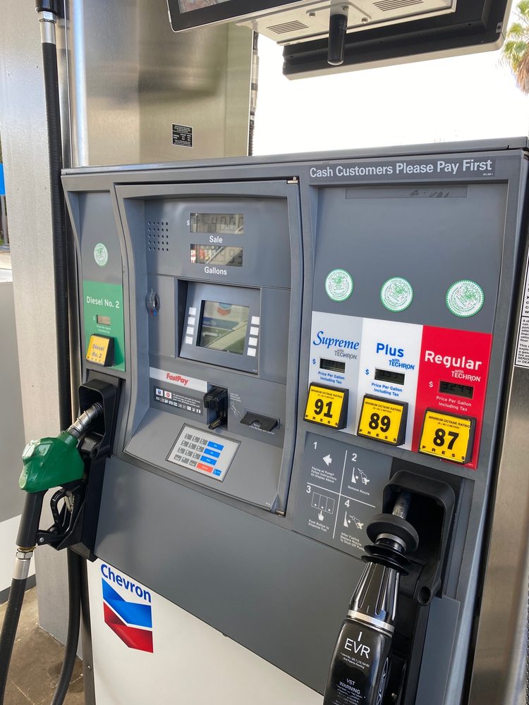 CHEVRON - Updated December 2024 - 10 Photos & 33 Reviews - 2650 N Grand ...
