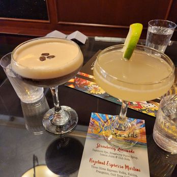 ILLUSIONS BAR & THEATER - Updated December 2025 - 341 Photos & 480 ...