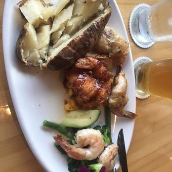 The Fish Hopper Kona – Seafood & Steaks