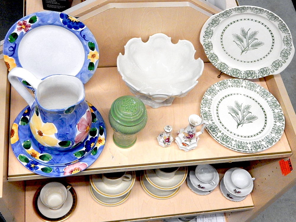 ALLIED’S ATTIC - 12 Photos & 12 Reviews - 294 George Washington Rd ...