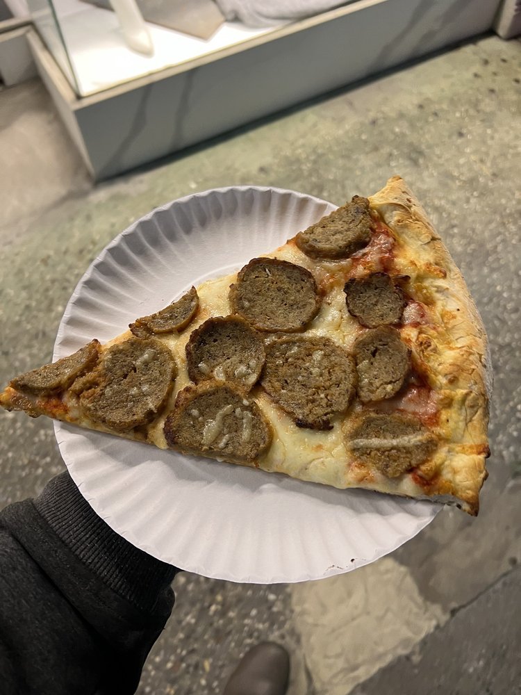 FAMOUS ORIGINAL RAY’S PIZZA - Updated January 2026 - 50 Photos & 102 ...