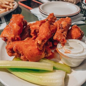 BUFF’S PUB - 143 Photos & 529 Reviews - 317 Washington St, Newton, MA ...