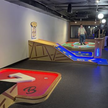 BIRDEEZ - Updated April 2025 - 216 Photos & 60 Reviews - 151 N Sierra ...